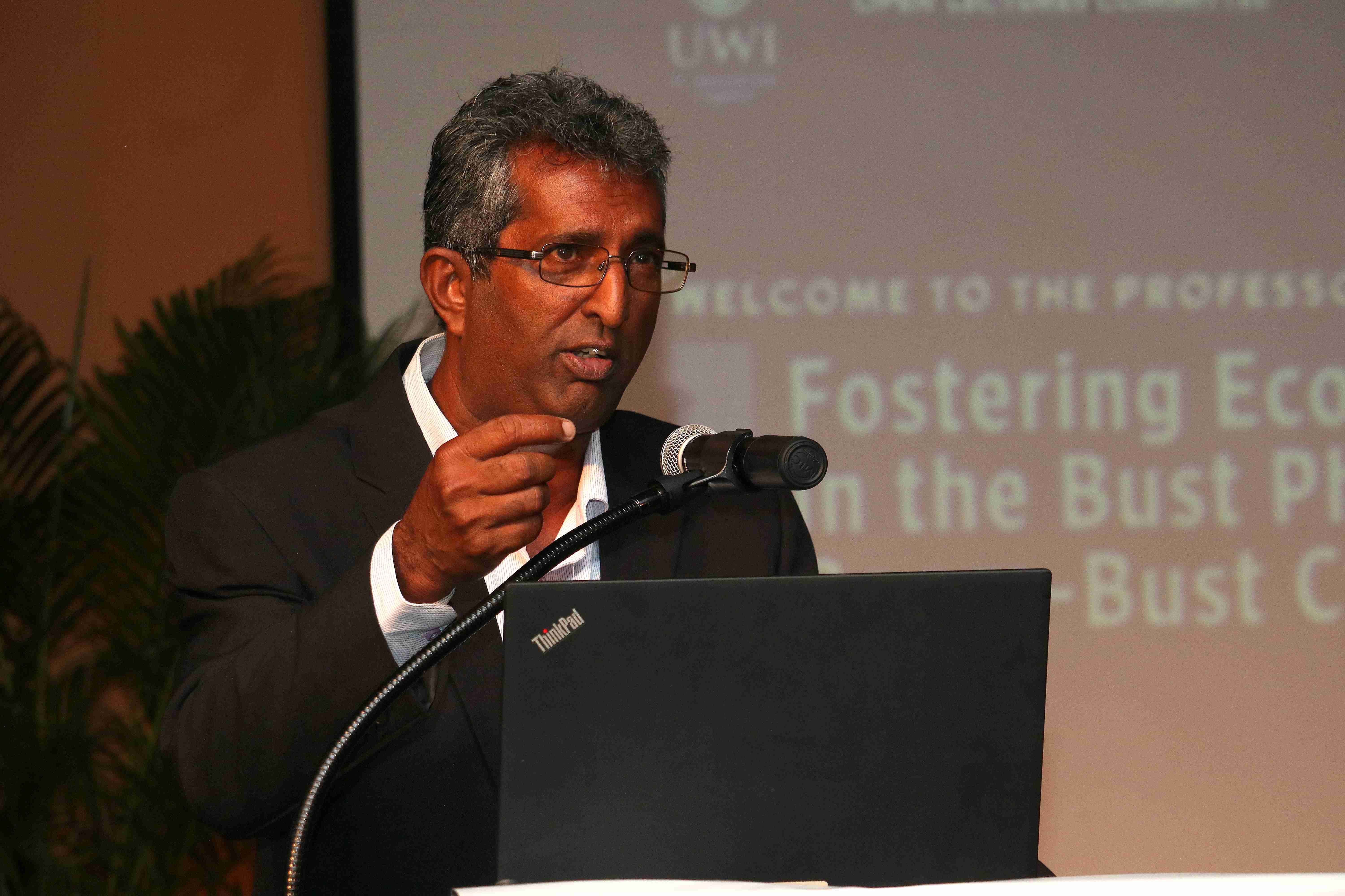 Professor Roger Hosein Proposes Strategies for Economic Recovery at Inaugural Professorial Lecture
